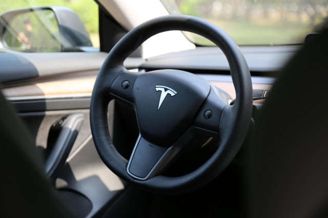 面对造车新势力的冲击 特斯拉Model 3P是个“偏科生”_TMT观察网